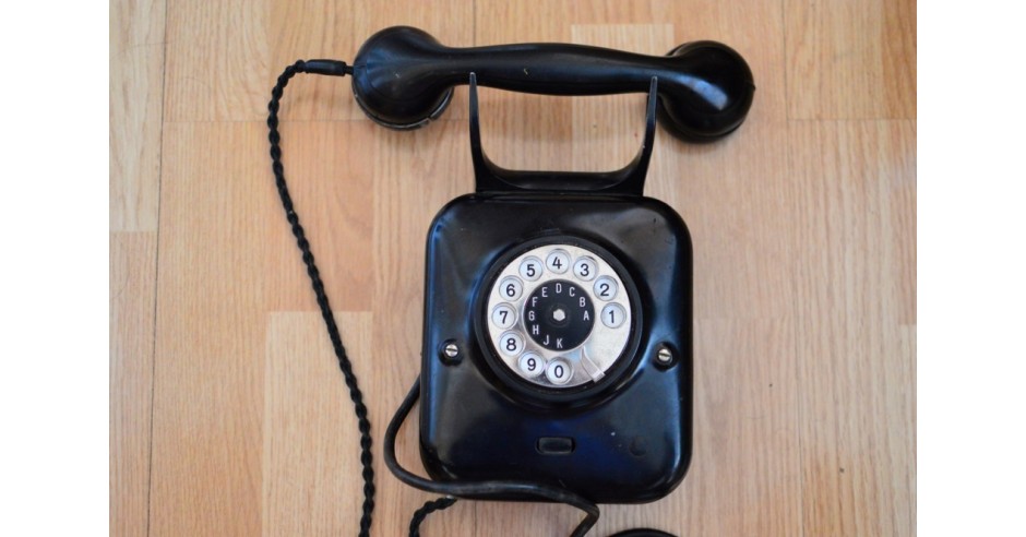 Telefon cu disc, fix,vechi, pentru perete | arhiva Okazii.ro