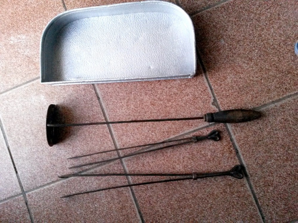 Set - 2 buc. Cleste Soba Lemne Vatrai Clesti + Cenusar SOBA + Tava ...