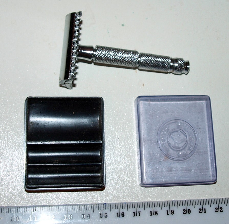 APARAT VECHI DE RAS / BARBIERIT -- INTREPRINDEREA INOX BUCURESTI ...