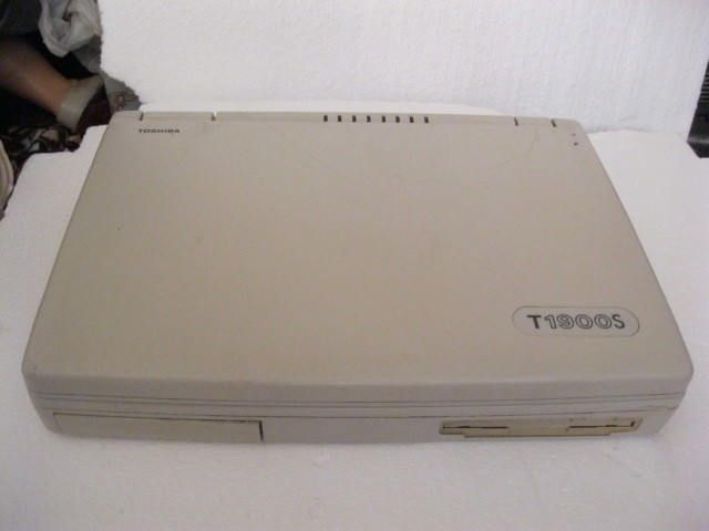 Laptop Toshiba T1900S, procesor i486SX, 25 MHz, 1993?,de colectie ...