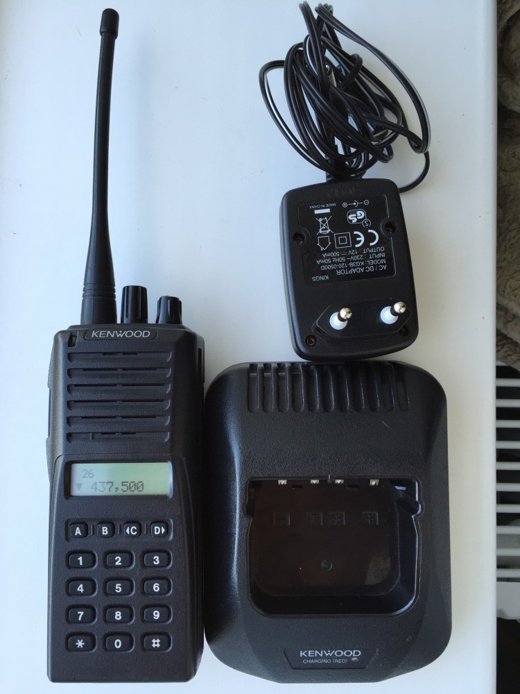 Statie de emisie receptie portabila UHF Kenwood TK-380 PMR 70cm 400mhz | arhiva Okazii.ro