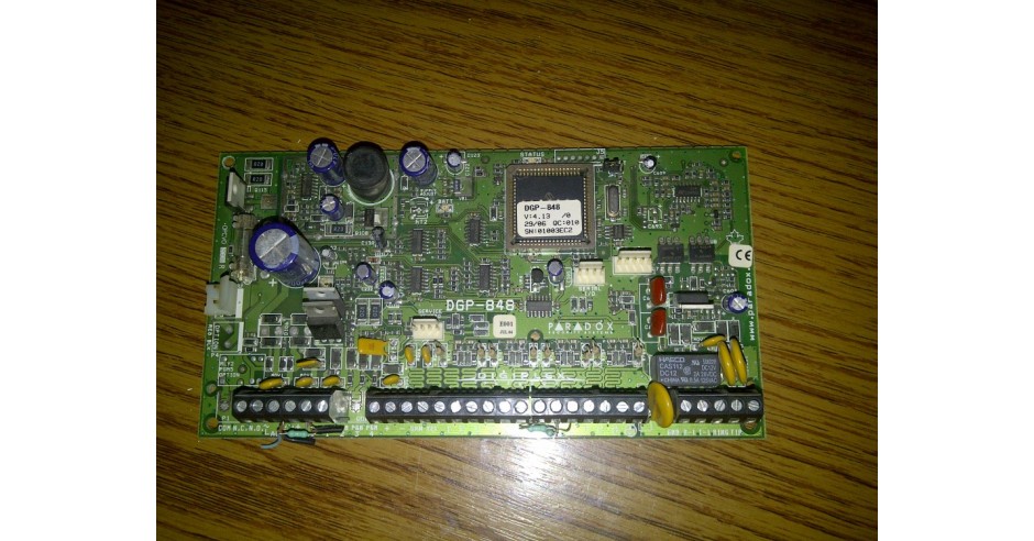 CENTRALA DE ALARMA PARADOX DIGIPLEX DGP-848 VER :4.13 | arhiva Okazii.ro