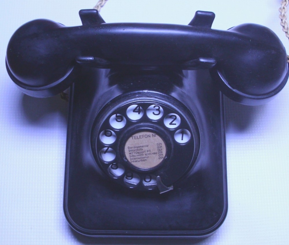 telefon vechi bachelita cu disc anii 50 | arhiva Okazii.ro