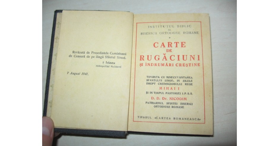 CARTE DE RUGACIUNI SI INDRUMARI CRESTINE, tiparita cu binecuvantarea sf ...