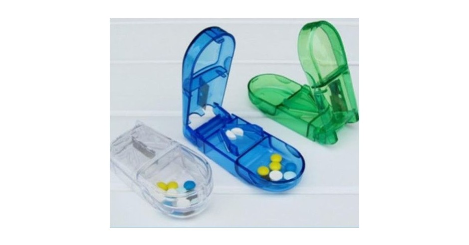 Cutie transport pastile cu dispozitiv pentru taiat pastile | arhiva ...