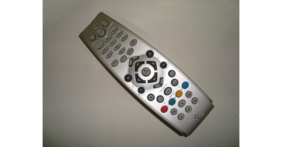 TELECOMANDA MEDIABOX UNIVERSALA ,,UPC'' ORIGINALA - ARGINTIE - SIGILATA ...