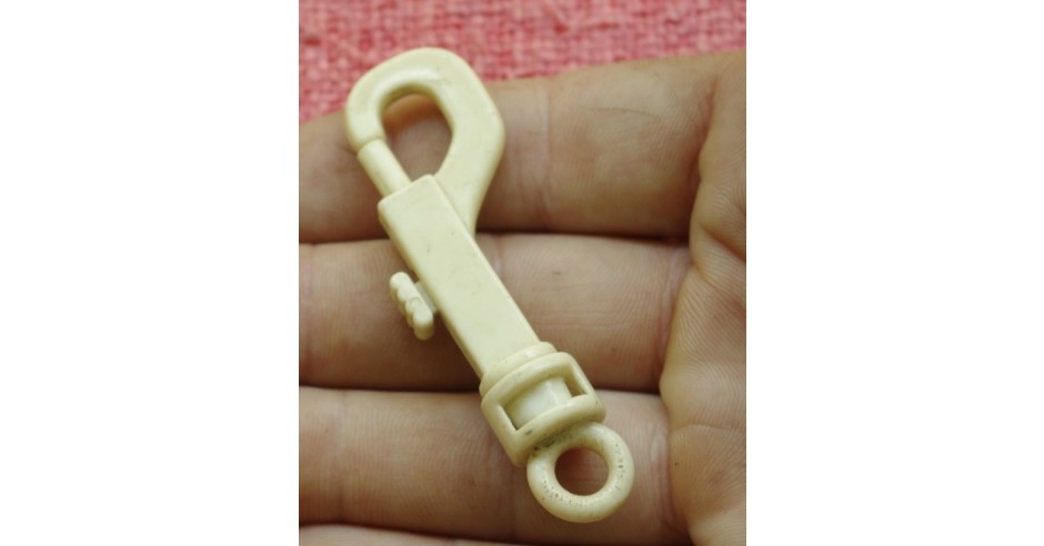 carabiniera din plastic pentru breloc / chei - perioada comunista ...