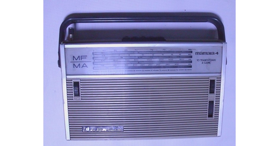 radio vechi Mamaia din anii 60 de colectie rar si functional ...