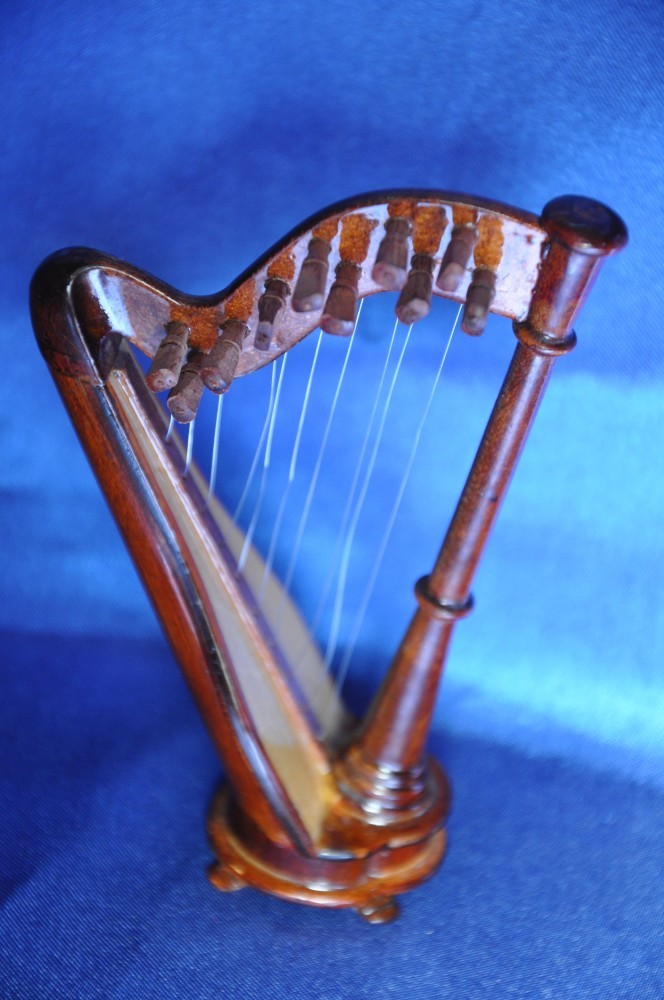 Mini Harpa. Hand Made. Instrument muzical pentru decor + Cutie | arhiva ...