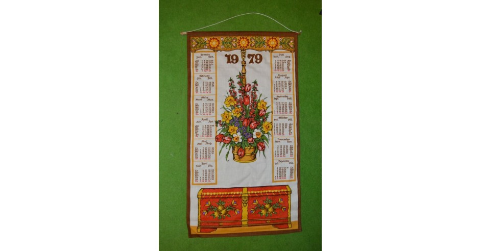 Calendar perete, panza material textil, 1979, 66x36 cm, motiv etno ...