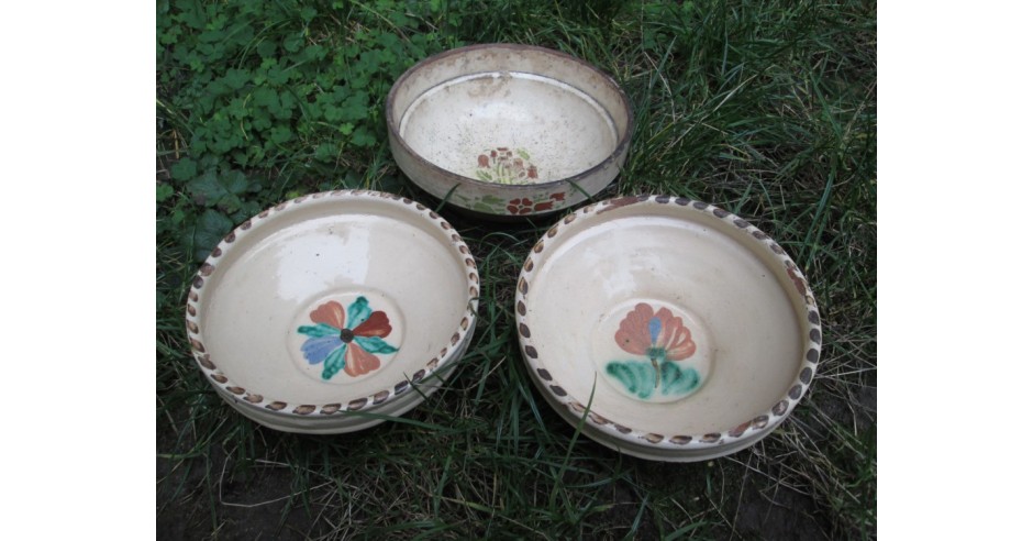 Lot de 3 castroane ceramica vechi ceramica veche , farfurii lut ...
