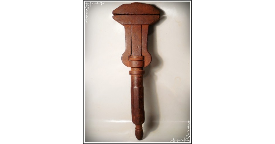 CHEIE FRANCEZA - MARE, VECHE ?I FUNC?IONALA - ANII 1920, FIER MASIV - 2 ...