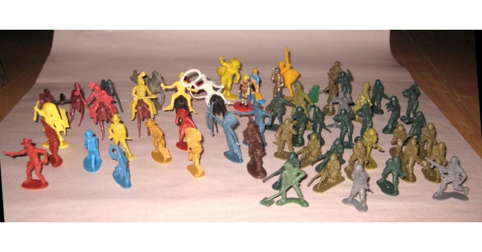 Lot peste 50 soldatei figurine din plastic calareti indieni cowboy ...