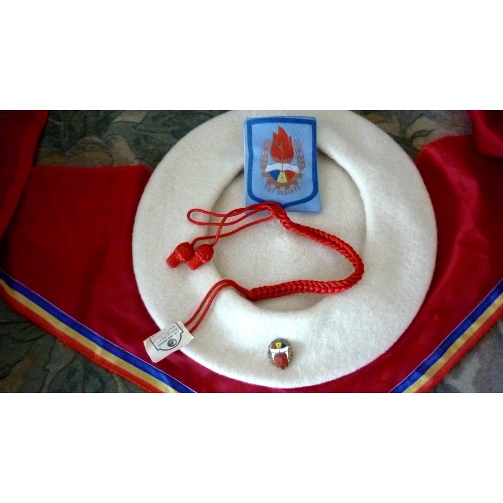 UNIFORMA PIONIER | arhiva Okazii.ro