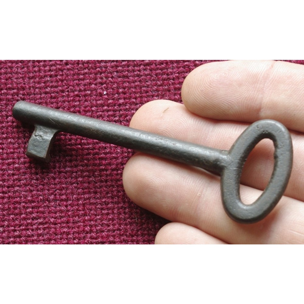 cheie veche pentru usa ! | arhiva Okazii.ro