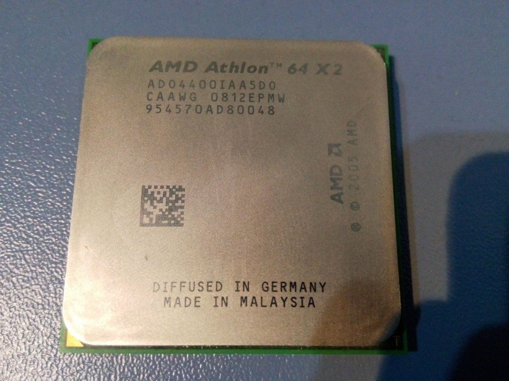 Procesor Dual Core AMD Athlon 64 X2 4400+,2,3Ghz,Socket AM2(Rev G2) | arhiva Okazii.ro