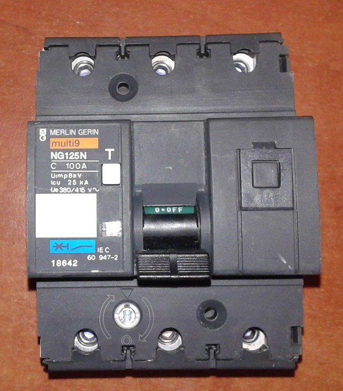 INTRERUPATOR AUTOMAT MERLIN GERIN NG125N C 100A TRIPOLAR | arhiva Okazii.ro