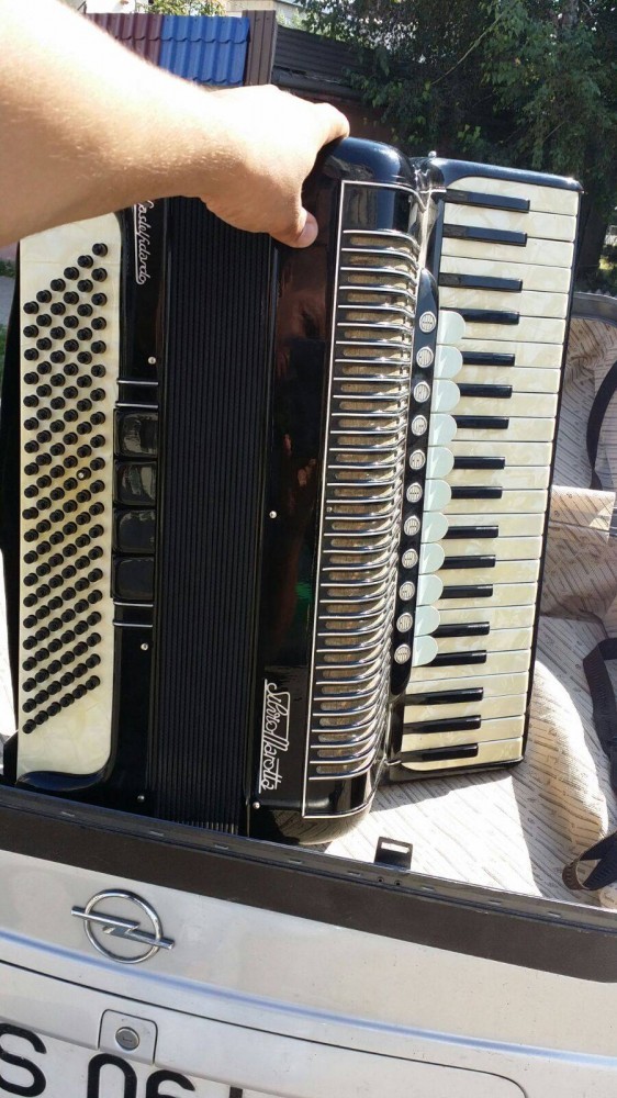 Acordeon Italian Silvio Marotta Castelfidardo cu 120 de basi | arhiva ...