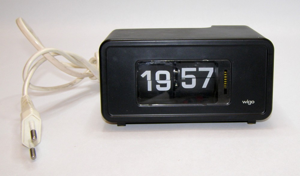 Ceas noptiera Wigo SD2 afisaj clape retro | arhiva Okazii.ro