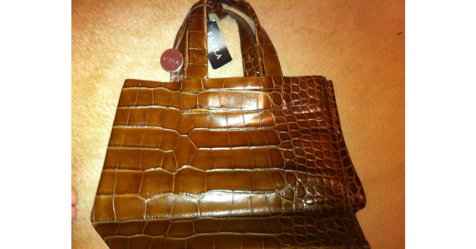 POSETA PIELE FURLA | arhiva Okazii.ro