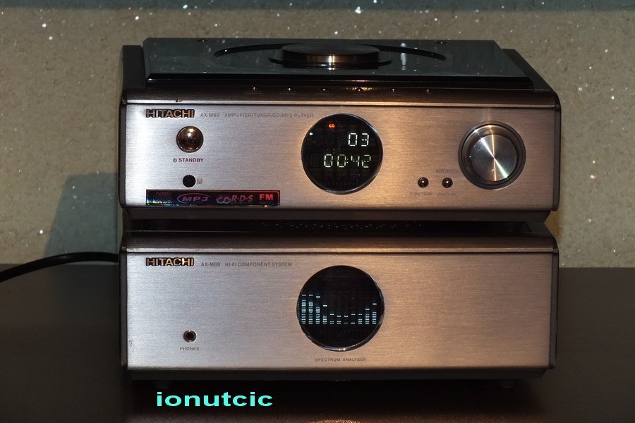sistem audio HITACHI AX-M69 cu telecomanda | arhiva Okazii.ro