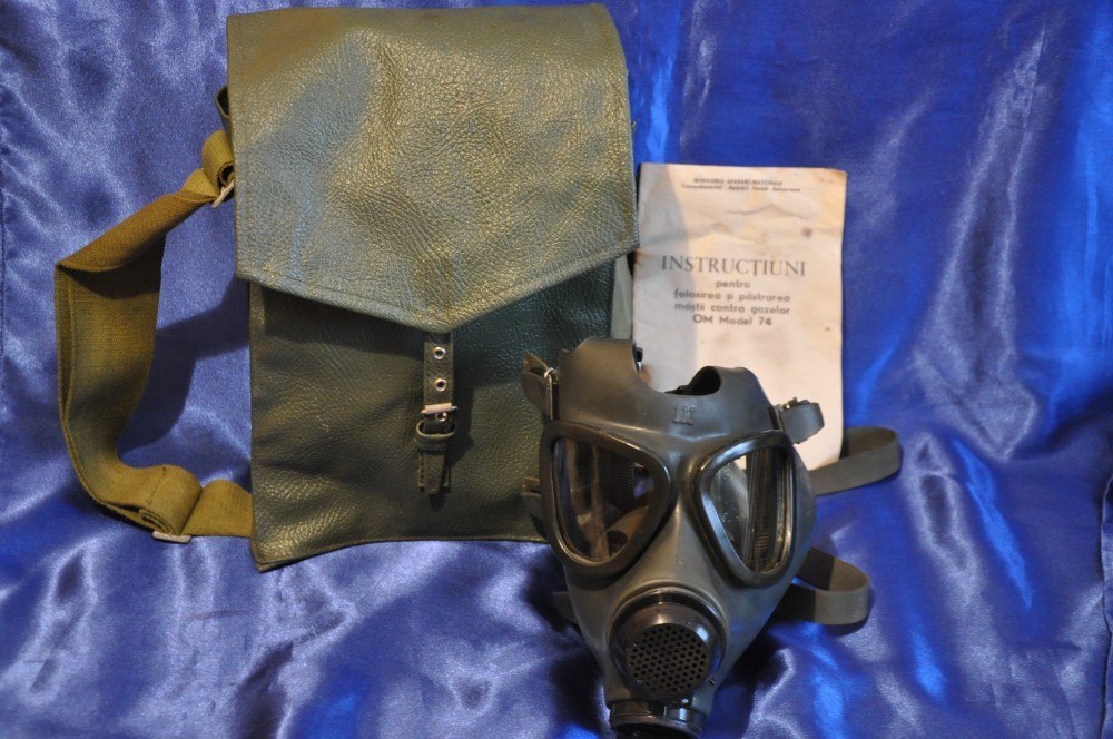 Masca de gaze - Masca contra gazelor OM M 74. Masca militara romaneasca ...