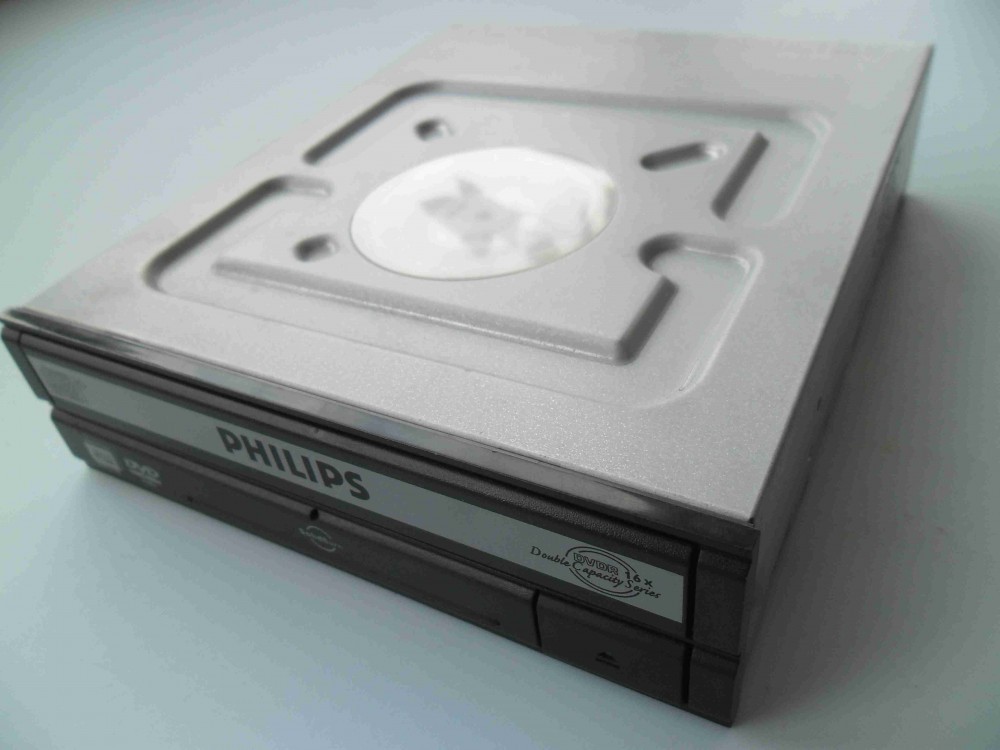 DVD RW Writer Philips DVDR1648/00M negru ATA IDE | arhiva Okazii.ro