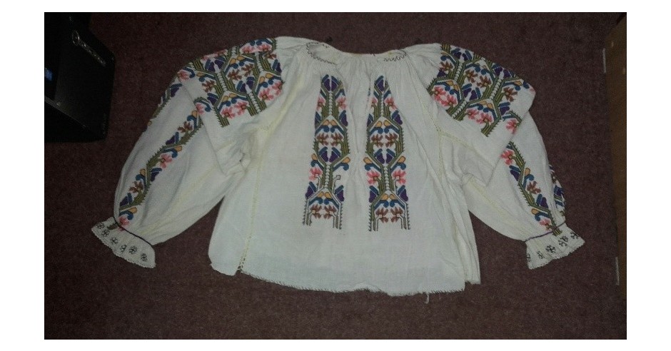 COSTUM POPULAR IE VECHE ZONA DAMBOVITA/ARGES DE MUNTE PESTE 100 ANI ...