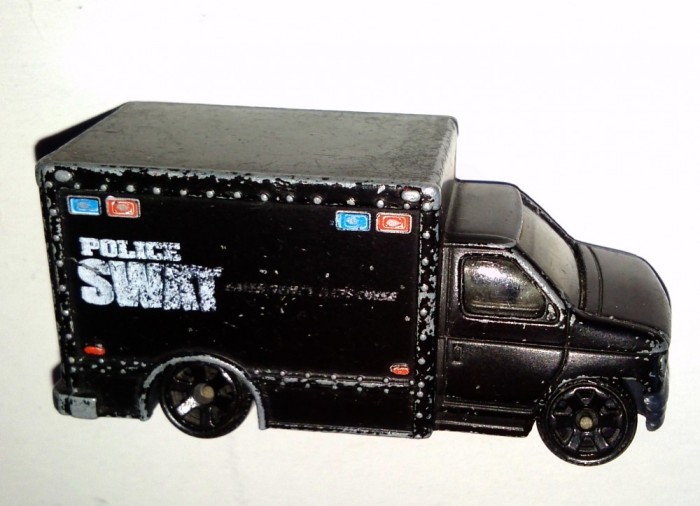 Macheta MATCHBOX Police Swat - FORD Box Truck - 1998, 1:76, Siku ...