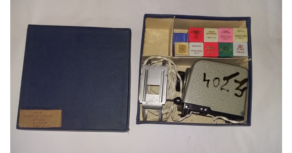 DIAFILME CU POVESTI 18 BUCATI + PROIECTOR DIAFILME ! | arhiva Okazii.ro