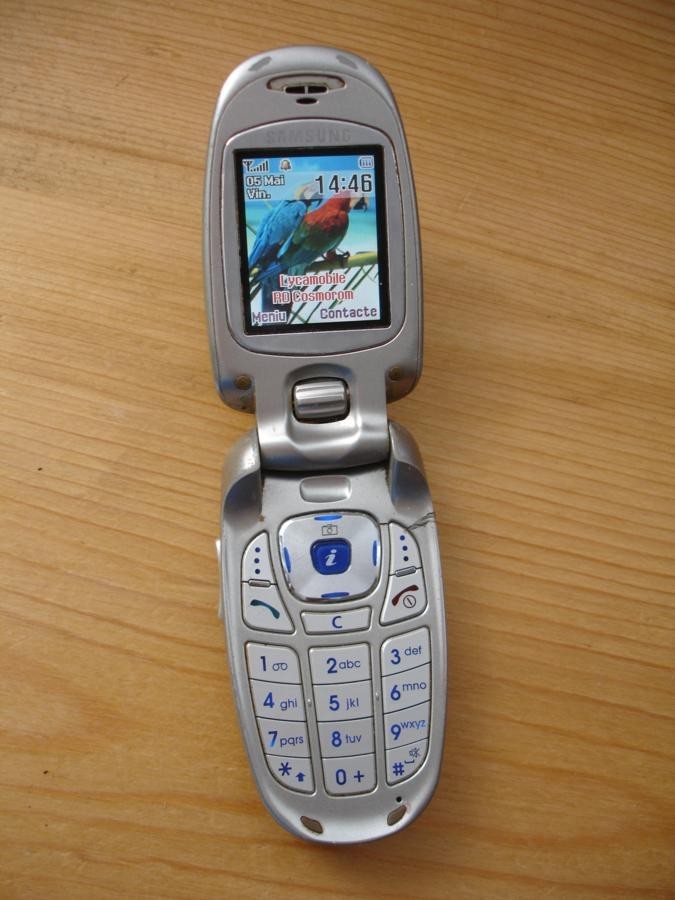 SAMSUNG e340 - telefon cu clapa si camera foto - decodat pentru orice ...