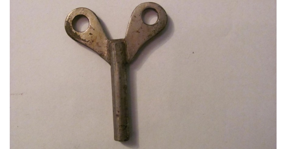 GE - Cheie veche fier pentru ceas cu pendul pendula | arhiva Okazii.ro