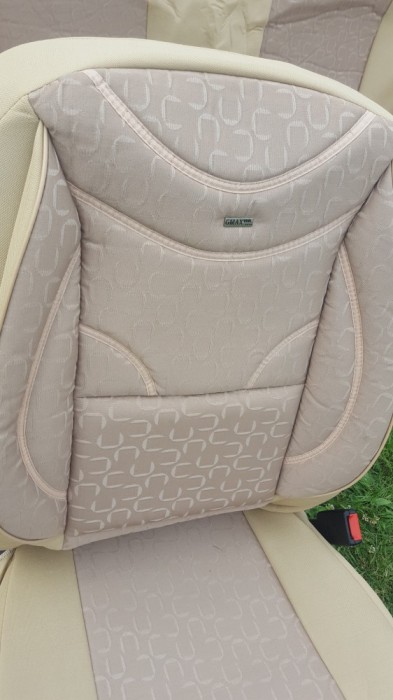 Huse auto de culoare crem cu decor material gros | Okazii.ro