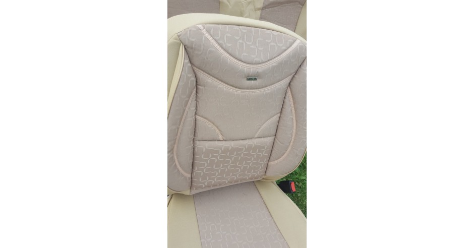 Huse auto de culoare crem cu decor material gros | Okazii.ro