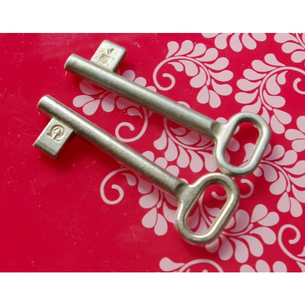 lot 2 bucati - Cheie veche pentru usa !!! | arhiva Okazii.ro