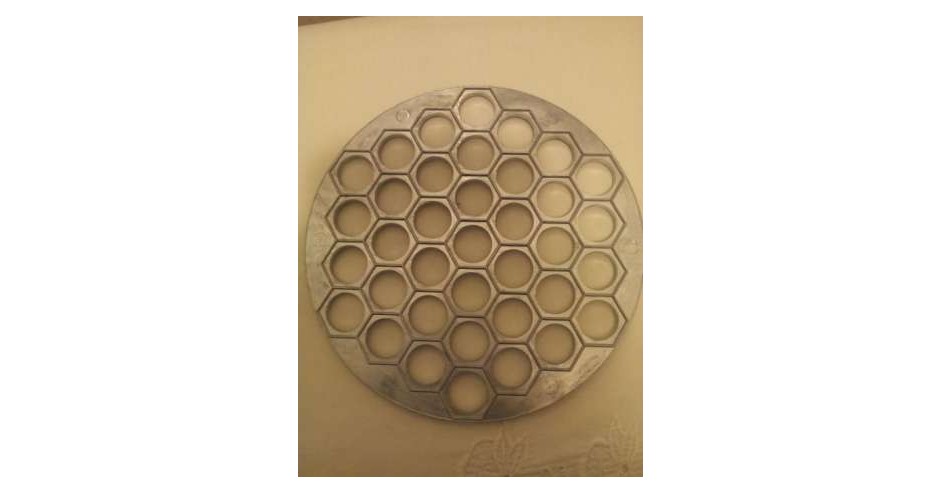 Forma de facut chiroste/coltunasi/pelmeni/ravioli | arhiva Okazii.ro