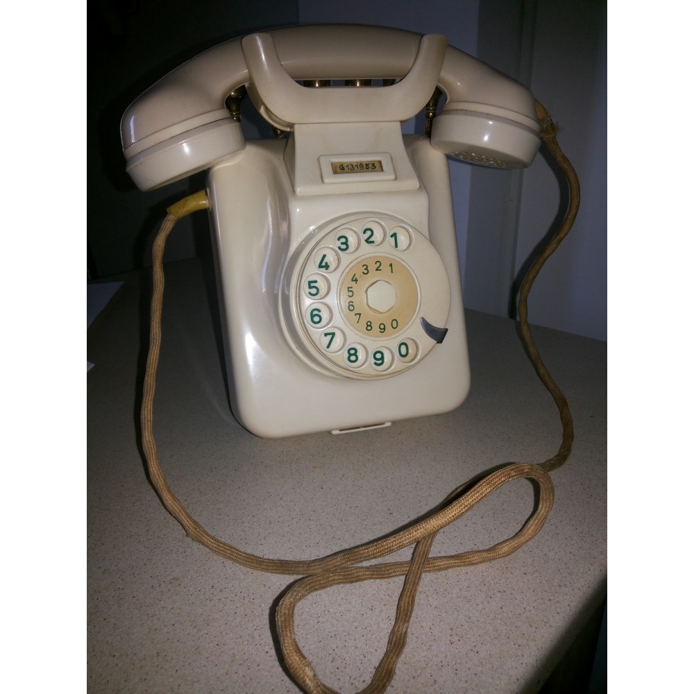 Telefon vechi,vintage, francez,cu disc,din ebonita,pentru perete ...