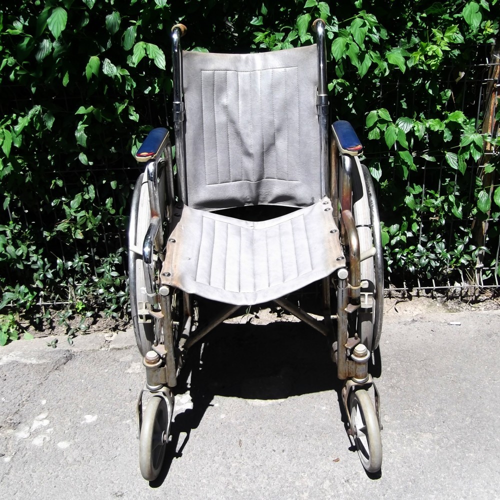 Scaun cu rotile - carucior handicap pliabil - cel mai mic pret din ...