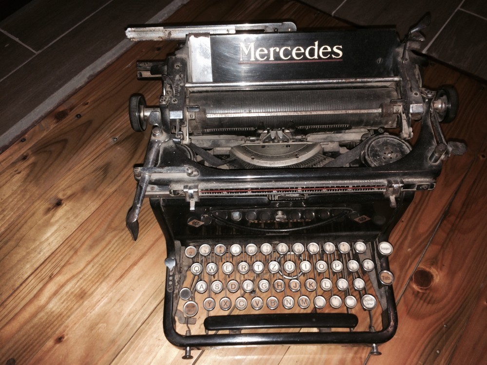 Masina de scris veche marca MERCEDES de colectie/ decor/vintage - Okazii