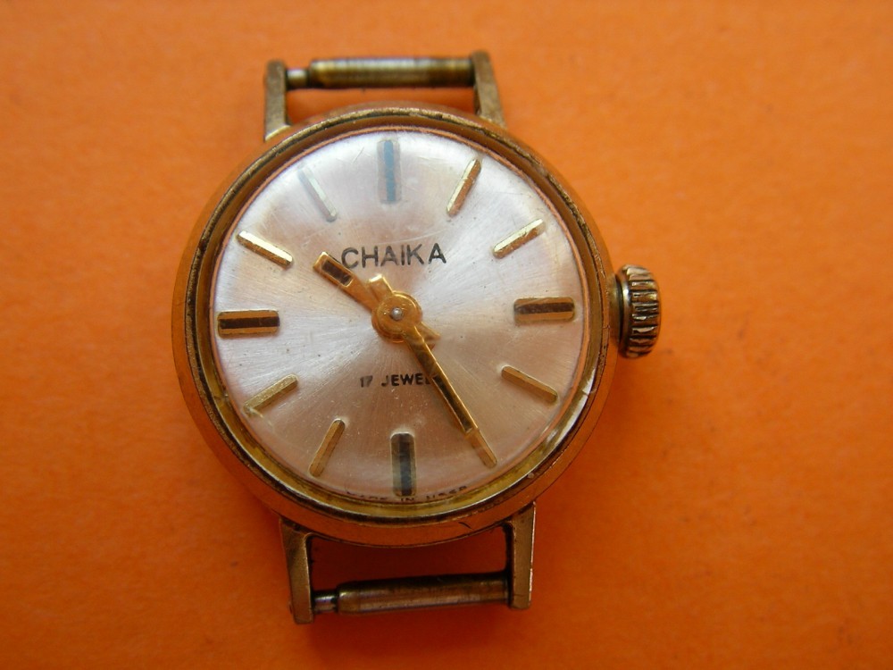 CEAS DE DAMA CHAIKA 17 RUBINE PLACAT, RUSIA | arhiva Okazii.ro