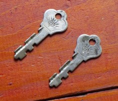 lot 2 bucati - Cheie veche pentru lacat !!! | arhiva Okazii.ro