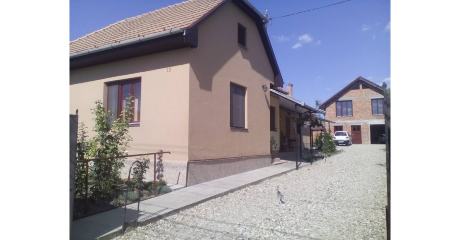 Casa de vanzare in Sarmasu, renovata complet! | arhiva Okazii.ro