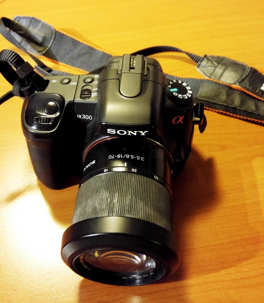 Aparat Foto DSLR Sony Alfa 300 ?i teleobiectiv de 300mm | arhiva Okazii.ro