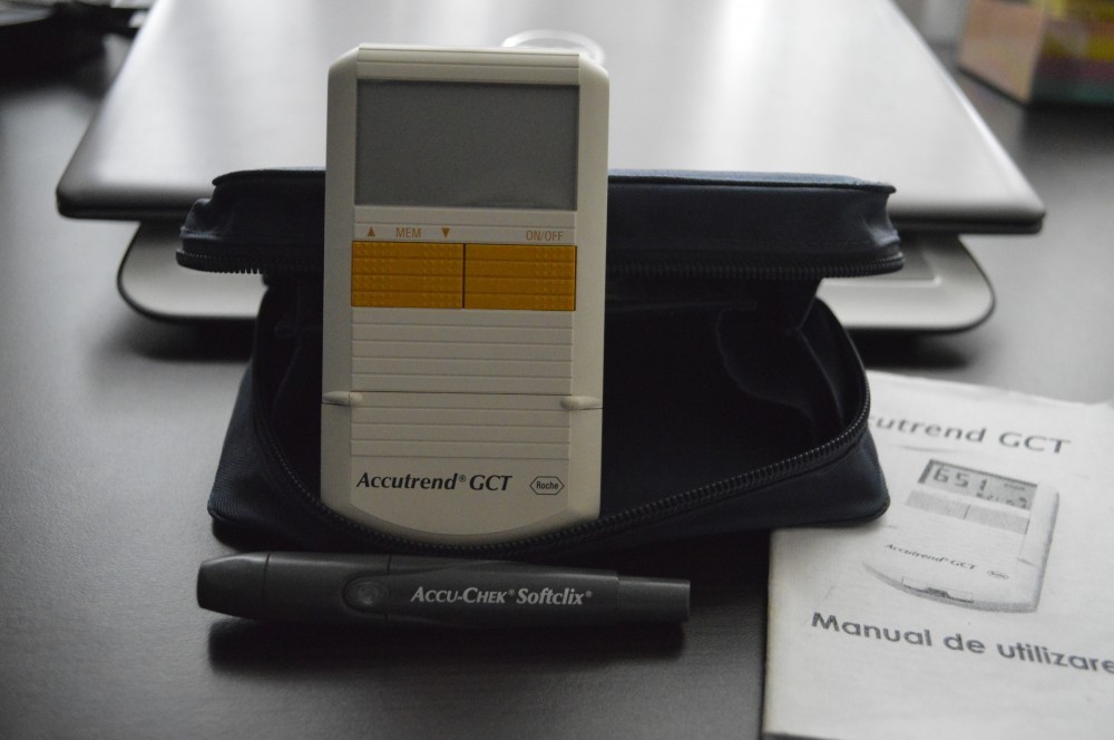APARAT ACCUTREND GCT TESTARE GLICEMIE - COLESTERL - TRIGLICERIDE ...