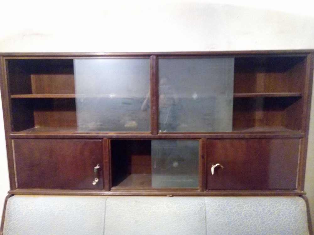 Pat recamier cu lada si vitrina | arhiva Okazii.ro