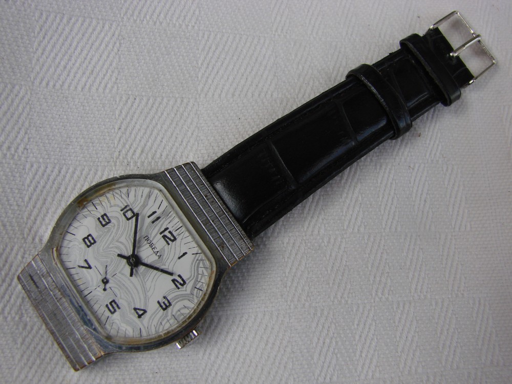 Ceas rusesc de mana mecanic functional marca Pobeda | arhiva Okazii.ro