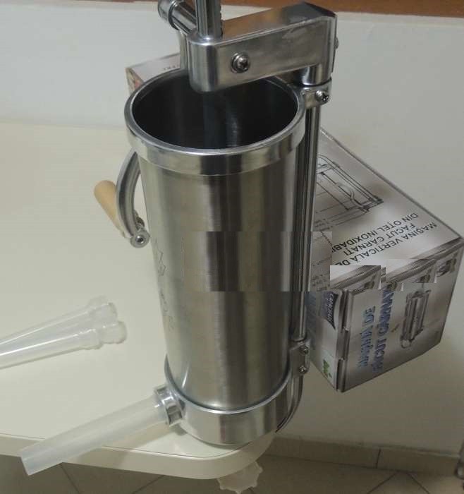 Carnatar Masina de umplut carnati Micul Fermier 3Kg Verticala | arhiva ...