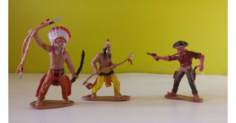 lot 3 figurine un cowboy si 2 indieni, 6-7cm, diorama, decor, colectie ...