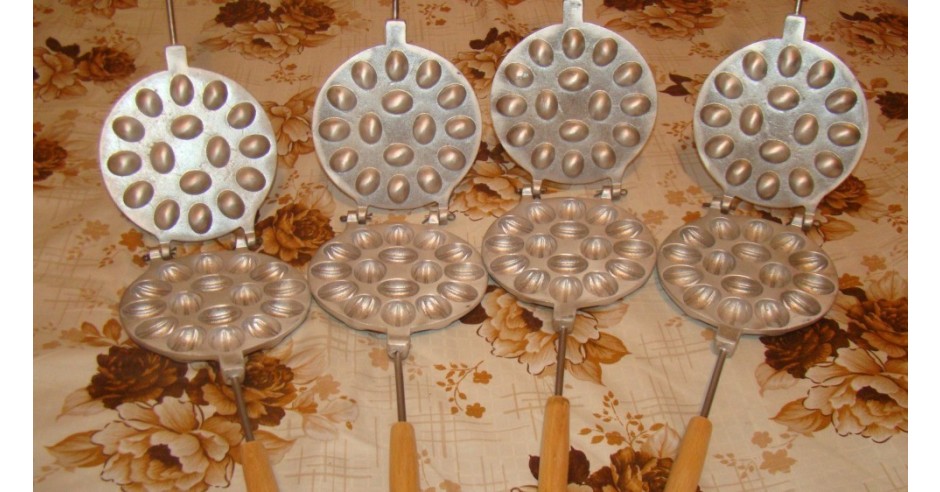 forma presa de nuci prajituri cu 16 | arhiva Okazii.ro