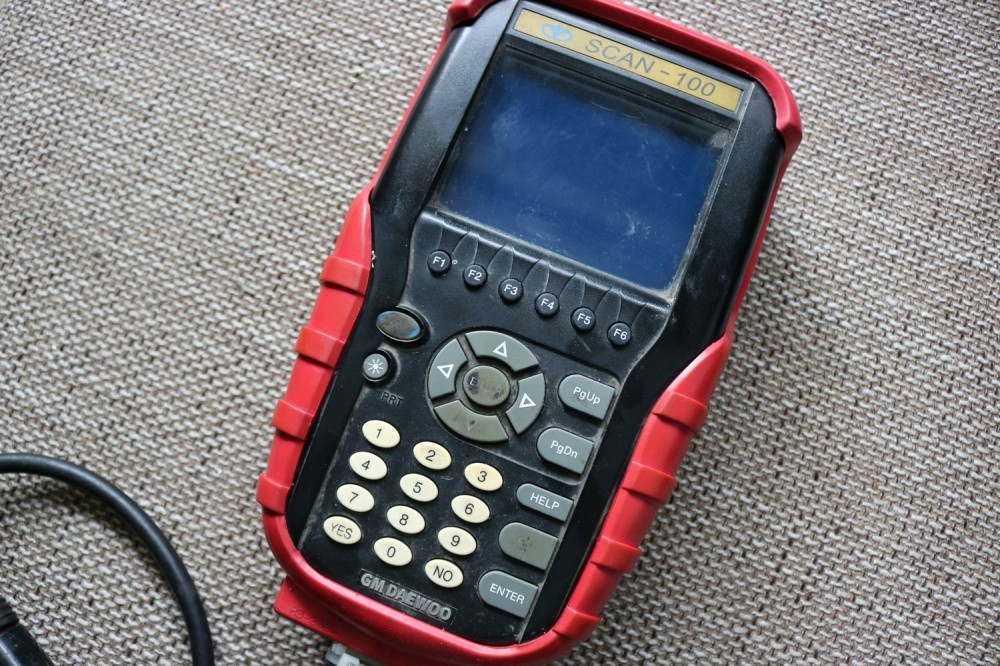 Tester auto diagnoza SCAN 100 GM DAEWOO original | arhiva Okazii.ro